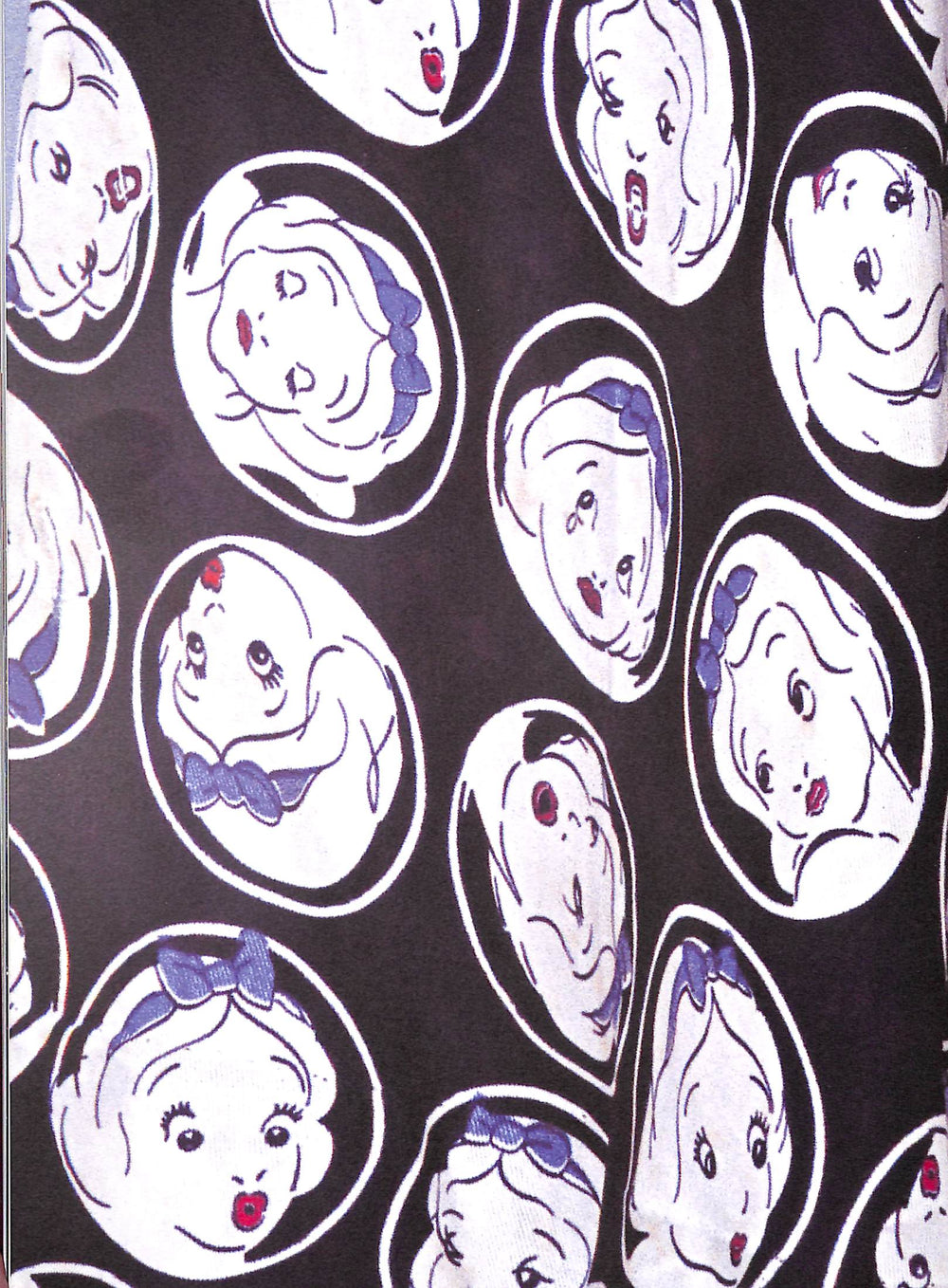 "A Family Of Fashion The Messels: Six Generations Of Dress" 2005 DE LA