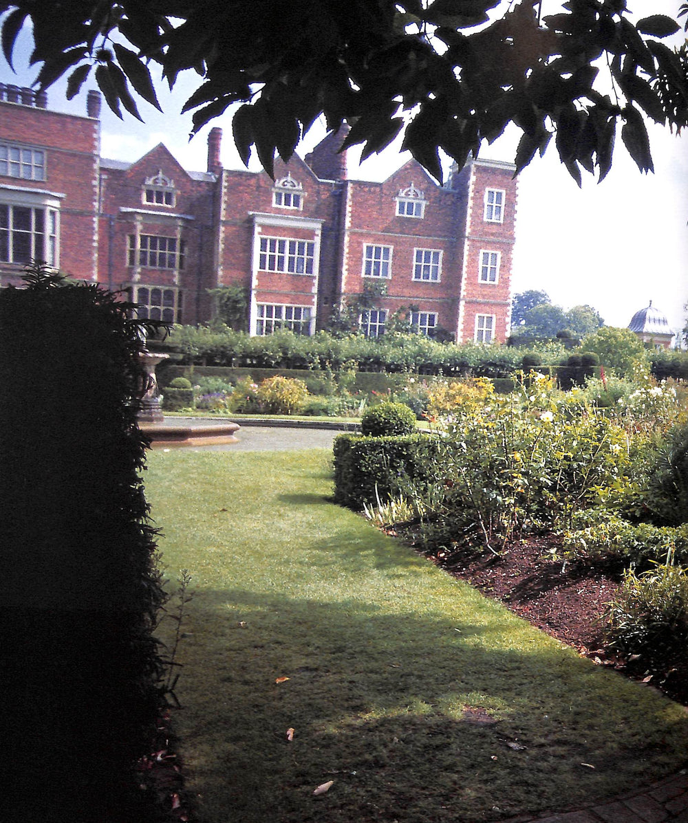 "The Gardens At Hatfield" 2005 SNELL, Sue